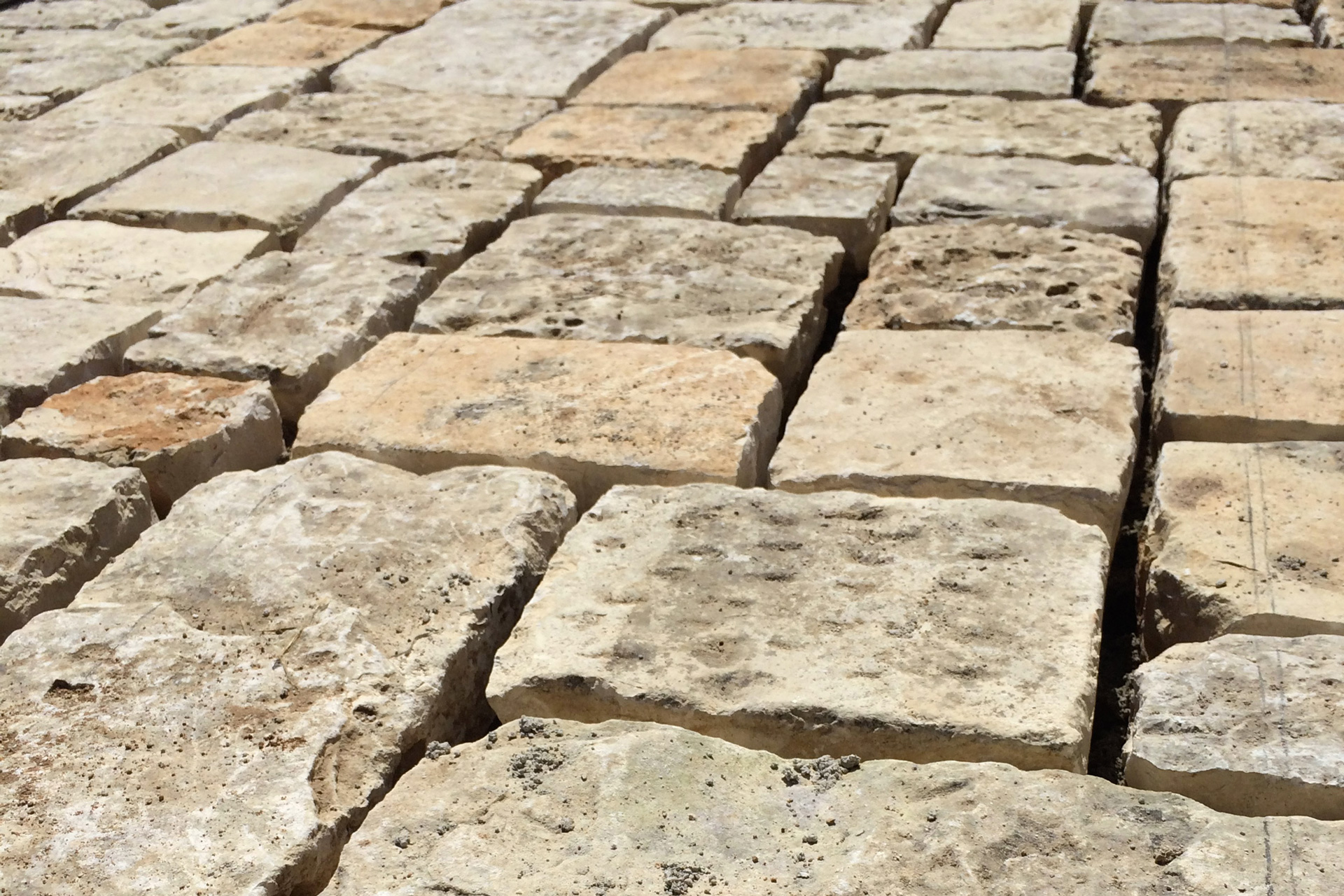 the ‘basole’ and dry-stone wall master craftsman - Terre di Corillo